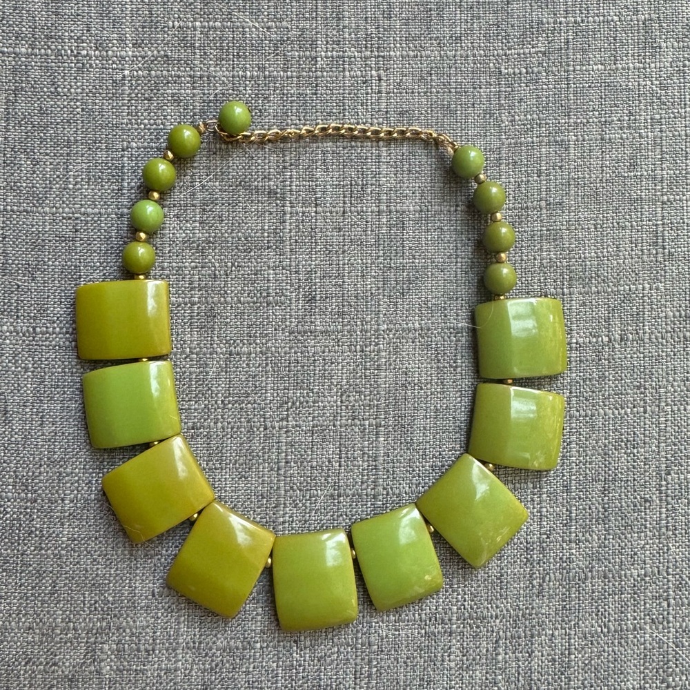 1940s Vintage Bakelite 15” Long Green Necklace Choker - Gem